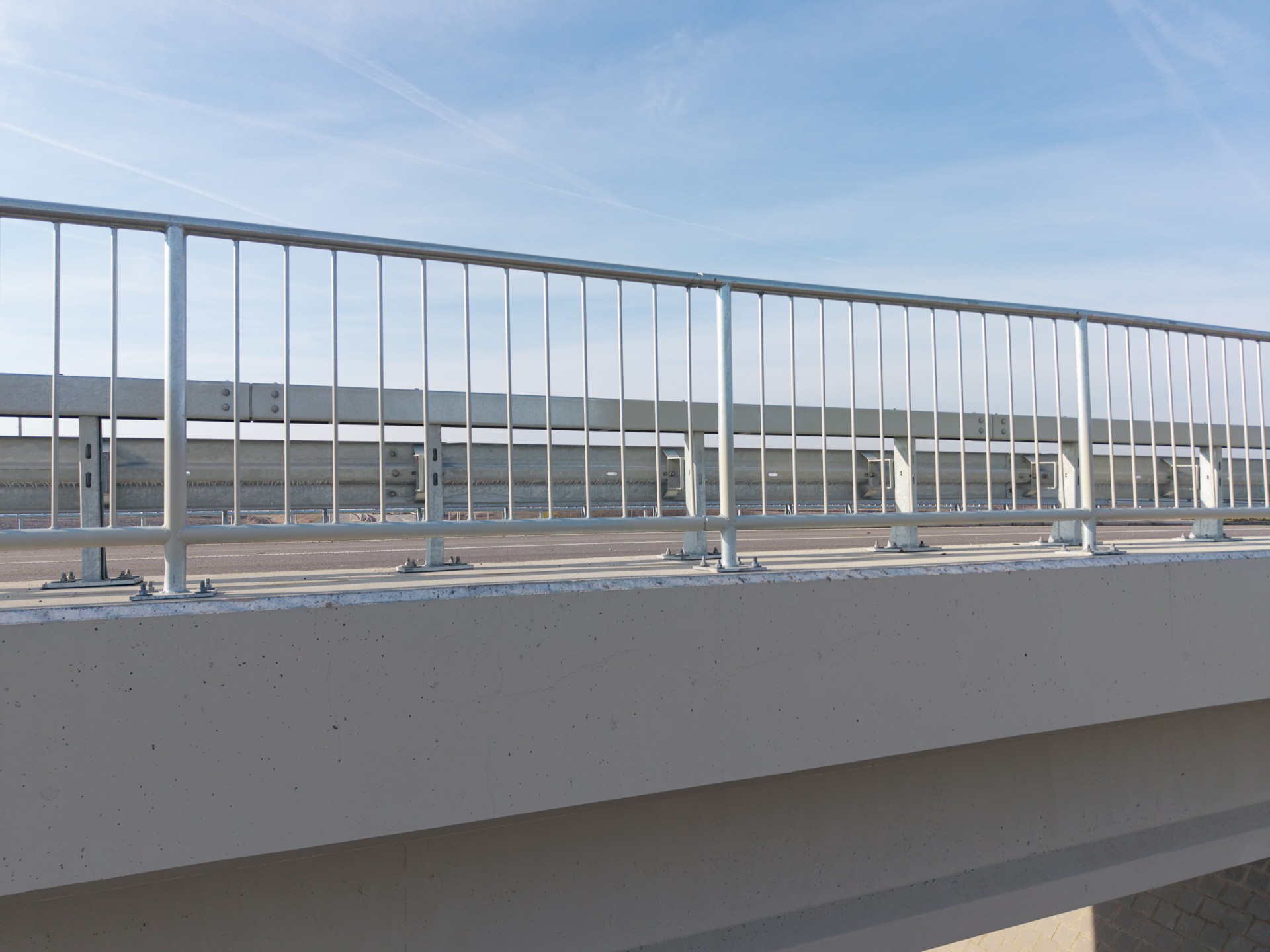 Protective railings or guardrails for pedestrians or road users - Solosar