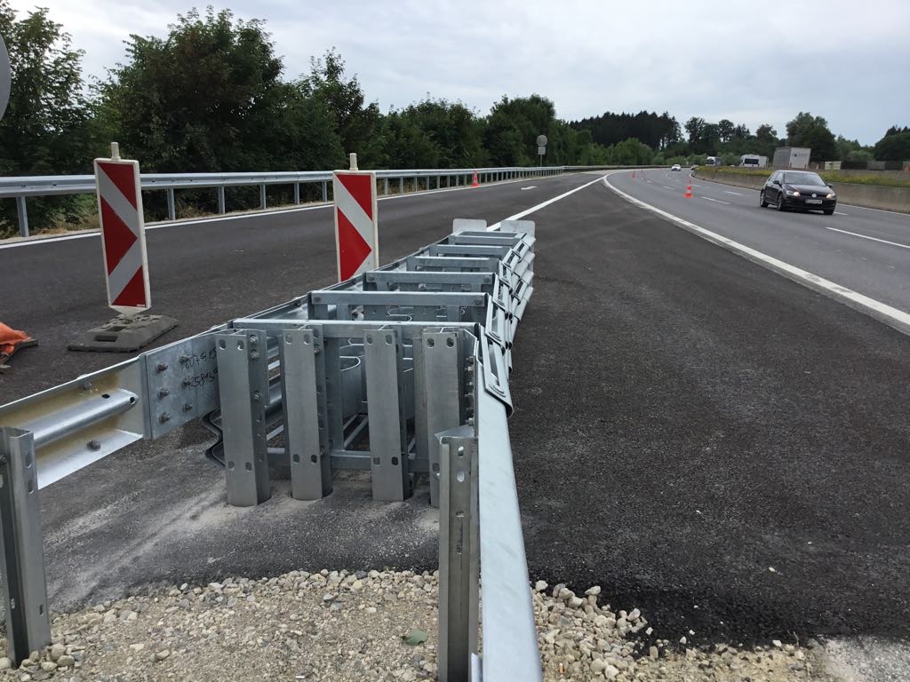 crash cushion SOLOSMART®, redirective road restraint system, impact ...